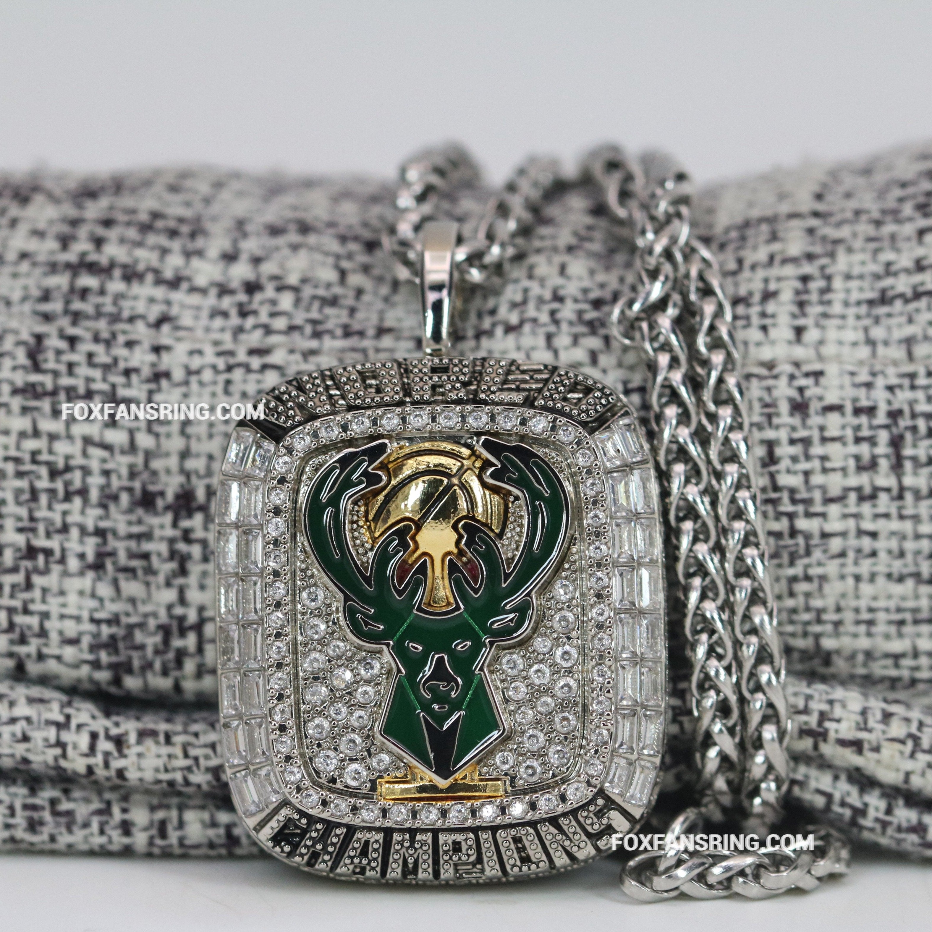 2021 Milwaukee Bucks Super Bowl Championship Pendant (2021) - Premium ...